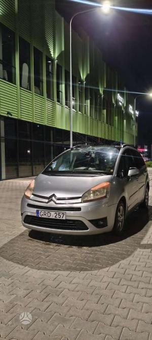 Citroen Grand C4 Picasso 2007 in Vilnius, with an engine capacity of 1.60 L and mileage of 295 thousand km for 1300 €, photo 19 on AUTOMOTO.COM.LV