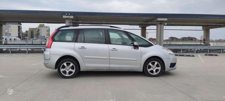 Citroen Grand C4 Picasso 2007 in Vilnius, with an engine capacity of 1.60 L and mileage of 295 thousand km for 1300 €, photo 23 on AUTOMOTO.COM.LV