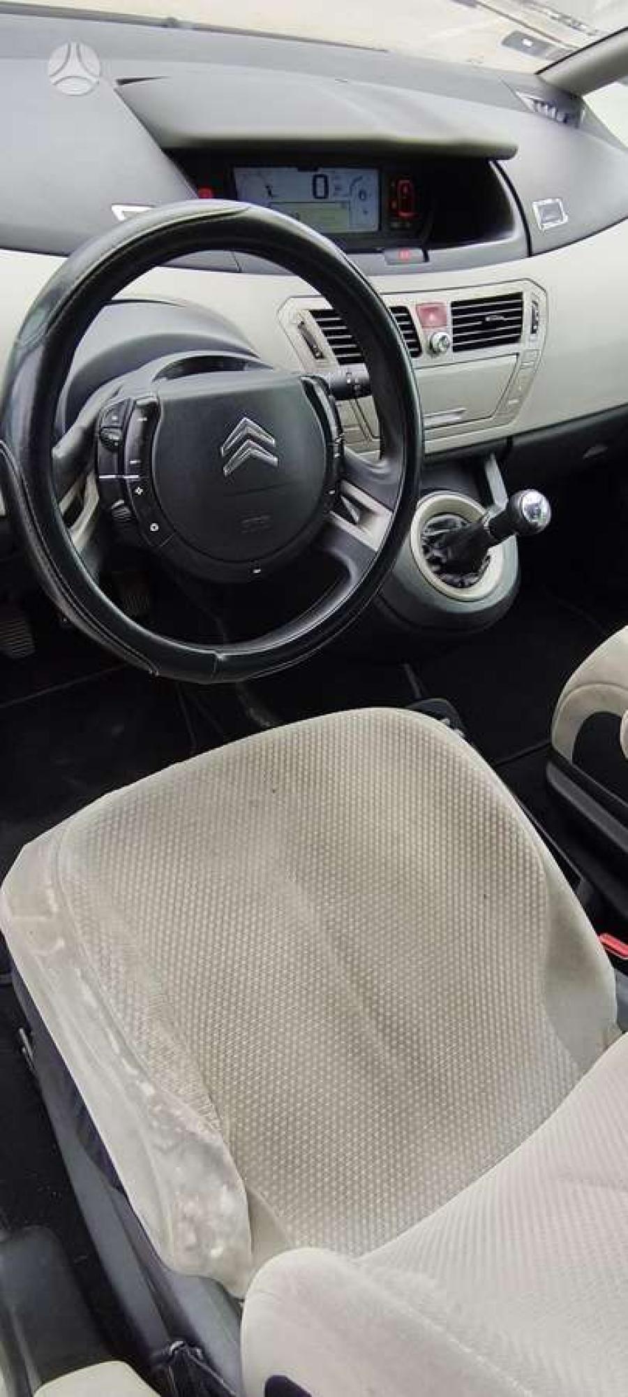 Citroen Grand C4 Picasso 2007 in Vilnius, with an engine capacity of 1.60 L and mileage of 295 thousand km for 1300 €, photo 26 on AUTOMOTO.COM.LV