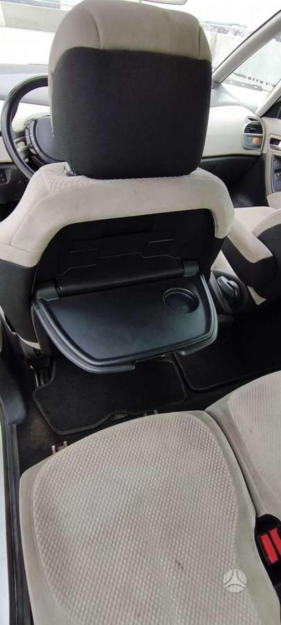 Citroen Grand C4 Picasso 2007 in Vilnius, with an engine capacity of 1.60 L and mileage of 295 thousand km for 1300 €, photo 31 on AUTOMOTO.COM.LV