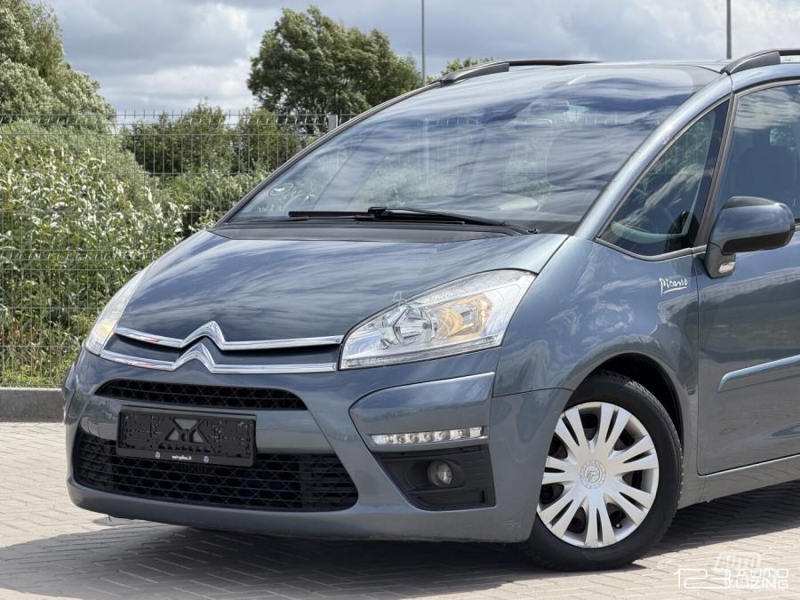 Citroen Grand C4 Picasso 2011 in Taurage, with an engine capacity of 1.60 L and mileage of 179 thousand km for 2400 €, photo 3 on AUTOMOTO.COM.LV