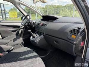 Citroen Grand C4 Picasso 2011 in Taurage, with an engine capacity of 1.60 L and mileage of 179 thousand km for 2400 €, photo 12 on AUTOMOTO.COM.LV
