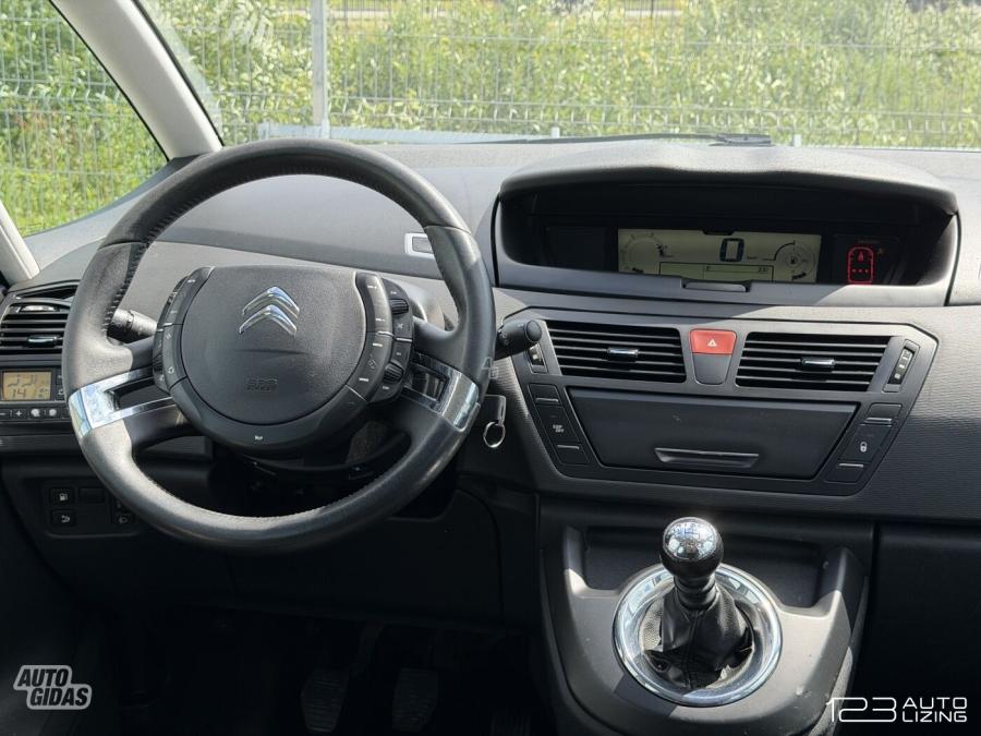 Citroen Grand C4 Picasso 2011 in Taurage, with an engine capacity of 1.60 L and mileage of 179 thousand km for 2400 €, photo 14 on AUTOMOTO.COM.LV