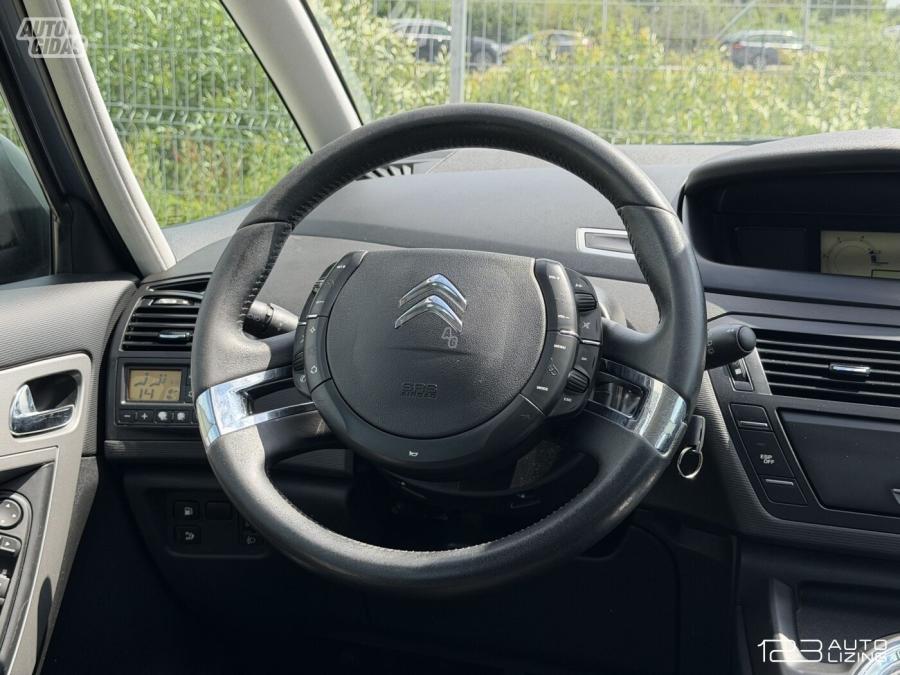 Citroen Grand C4 Picasso 2011 in Taurage, with an engine capacity of 1.60 L and mileage of 179 thousand km for 2400 €, photo 15 on AUTOMOTO.COM.LV