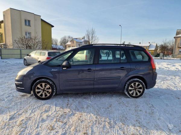 Citroen Grand C4 Picasso 2013 in Taurage, with an engine capacity of 1.56 L and mileage of 298 thousand km for 2750 €, photo 2 on AUTOMOTO.COM.LV