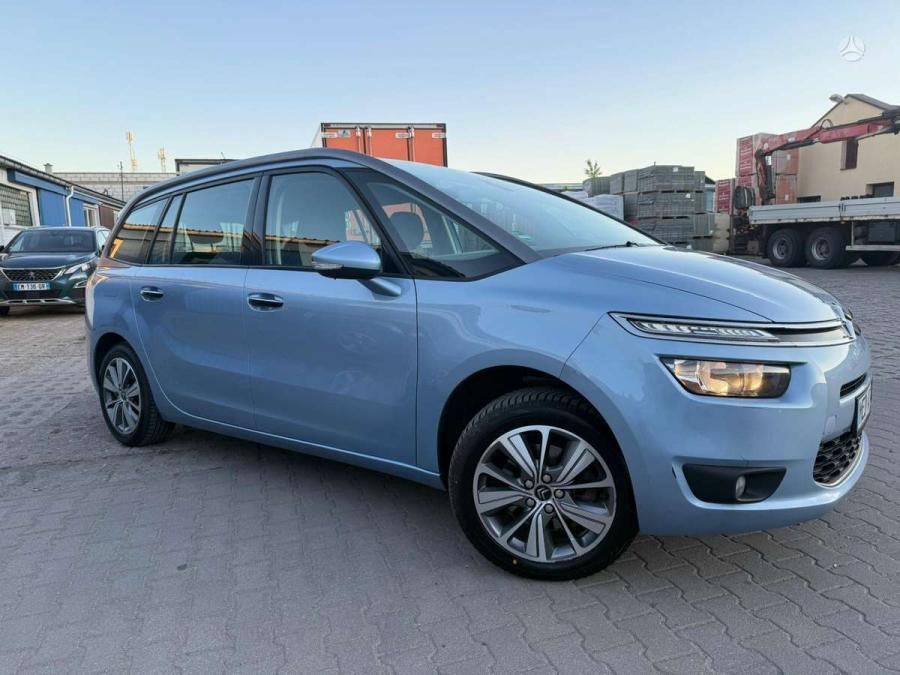 Citroen Grand C4 Picasso 2014 in Marijampole, with an engine capacity of 2.00 L and mileage of 230 thousand km for 4999 €, photo 3 on AUTOMOTO.COM.LV