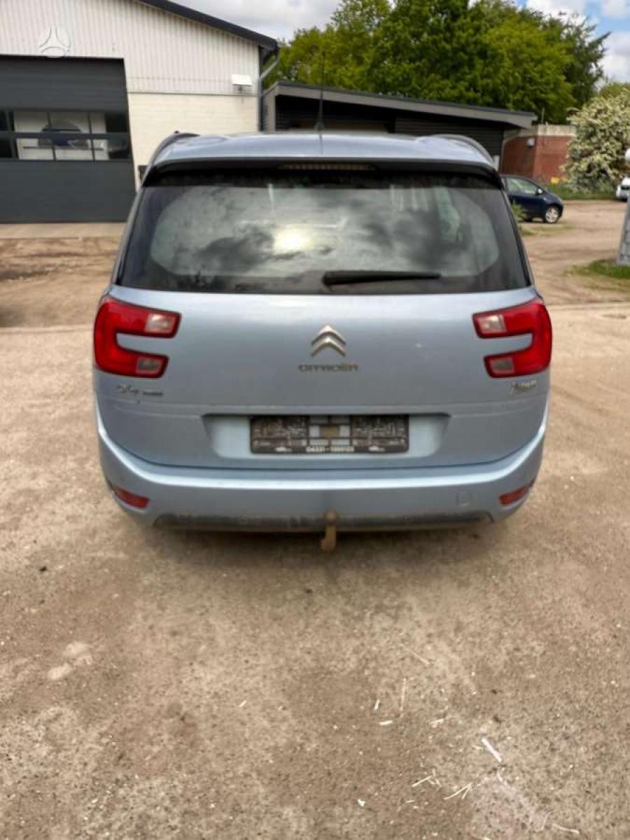 Citroen Grand C4 Picasso 2014 in Marijampole, with an engine capacity of 2.00 L and mileage of 230 thousand km for 4999 €, photo 7 on AUTOMOTO.COM.LV