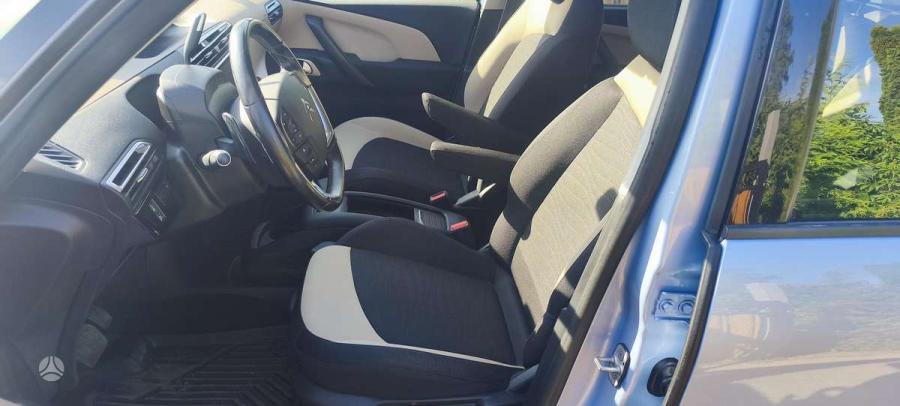 Citroen Grand C4 Picasso 2014 in Marijampole, with an engine capacity of 2.00 L and mileage of 230 thousand km for 4999 €, photo 9 on AUTOMOTO.COM.LV