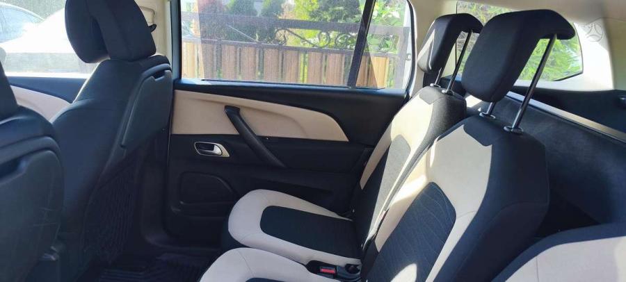 Citroen Grand C4 Picasso 2014 in Marijampole, with an engine capacity of 2.00 L and mileage of 230 thousand km for 4999 €, photo 12 on AUTOMOTO.COM.LV