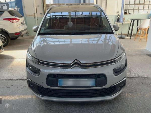 Citroen Grand C4 Picasso 2017 in Vilnius, with an engine capacity of 1.56 L and mileage of 200 thousand km for 6270 €, photo 2 on AUTOMOTO.COM.LV