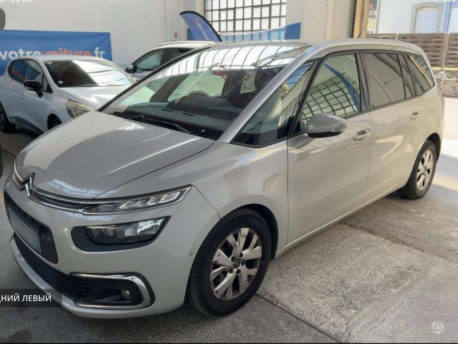 Citroen Grand C4 Picasso 2017 in Vilnius, with an engine capacity of 1.56 L and mileage of 200 thousand km for 6270 €, photo 5 on AUTOMOTO.COM.LV