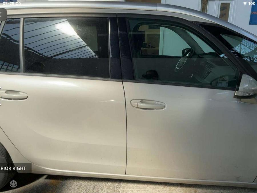 Citroen Grand C4 Picasso 2017 in Vilnius, with an engine capacity of 1.56 L and mileage of 200 thousand km for 6270 €, photo 9 on AUTOMOTO.COM.LV