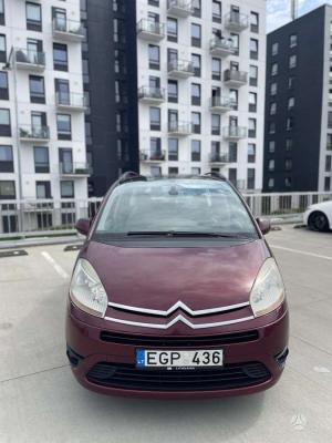Sarkans Citroen Grand C4 Picasso 2008 Viļņa, ar dzinēja tilpumu 2.00 L un nobraukumu 230 tūkst. km par 2300 €, foto 4 vietnē AUTOMOTO.COM.LV