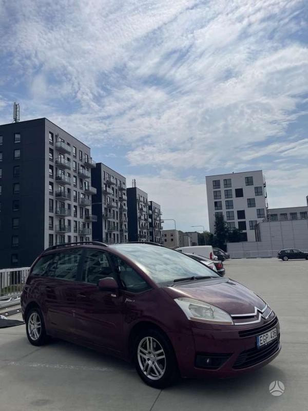 Sarkans Citroen Grand C4 Picasso 2008 Viļņa, ar dzinēja tilpumu 2.00 L un nobraukumu 230 tūkst. km par 2300 €, foto 4 vietnē AUTOMOTO.COM.LV