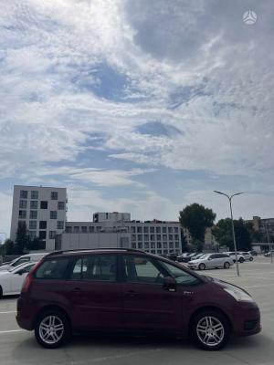 Sarkans Citroen Grand C4 Picasso 2008 Viļņa, ar dzinēja tilpumu 2.00 L un nobraukumu 230 tūkst. km par 2300 €, foto 6 vietnē AUTOMOTO.COM.LV