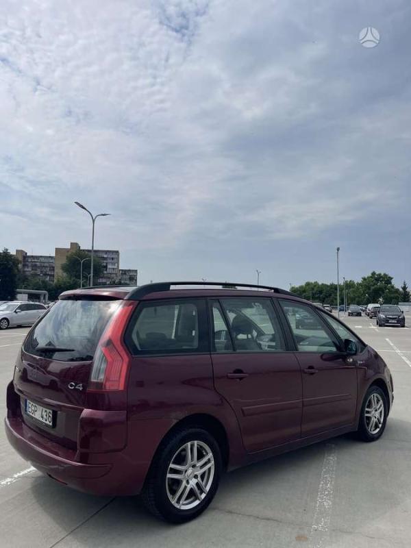 Sarkans Citroen Grand C4 Picasso 2008 Viļņa, ar dzinēja tilpumu 2.00 L un nobraukumu 230 tūkst. km par 2300 €, foto 6 vietnē AUTOMOTO.COM.LV