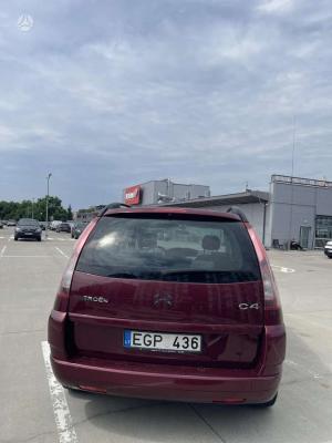Sarkans Citroen Grand C4 Picasso 2008 Viļņa, ar dzinēja tilpumu 2.00 L un nobraukumu 230 tūkst. km par 2300 €, foto 8 vietnē AUTOMOTO.COM.LV