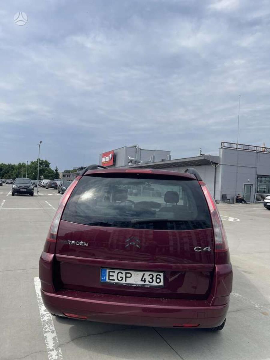Sarkans Citroen Grand C4 Picasso 2008 Viļņa, ar dzinēja tilpumu 2.00 L un nobraukumu 230 tūkst. km par 2300 €, foto 8 vietnē AUTOMOTO.COM.LV