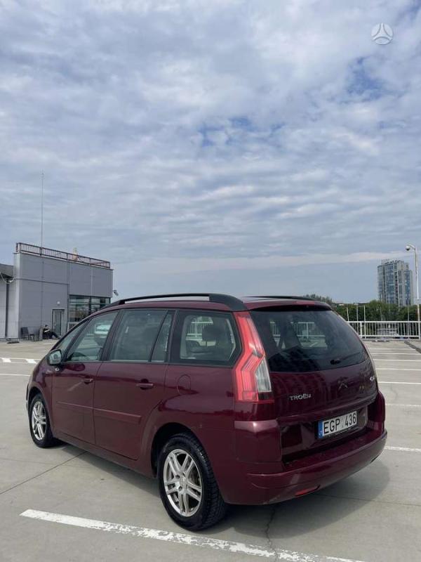 Sarkans Citroen Grand C4 Picasso 2008 Viļņa, ar dzinēja tilpumu 2.00 L un nobraukumu 230 tūkst. km par 2300 €, foto 8 vietnē AUTOMOTO.COM.LV