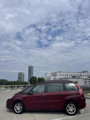 Sarkans Citroen Grand C4 Picasso 2008 Viļņa, ar dzinēja tilpumu 2.00 L un nobraukumu 230 tūkst. km par 2300 €, foto 10 vietnē AUTOMOTO.COM.LV