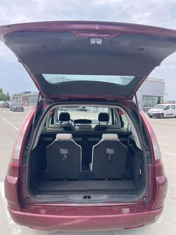 Sarkans Citroen Grand C4 Picasso 2008 Viļņa, ar dzinēja tilpumu 2.00 L un nobraukumu 230 tūkst. km par 2300 €, foto 10 vietnē AUTOMOTO.COM.LV
