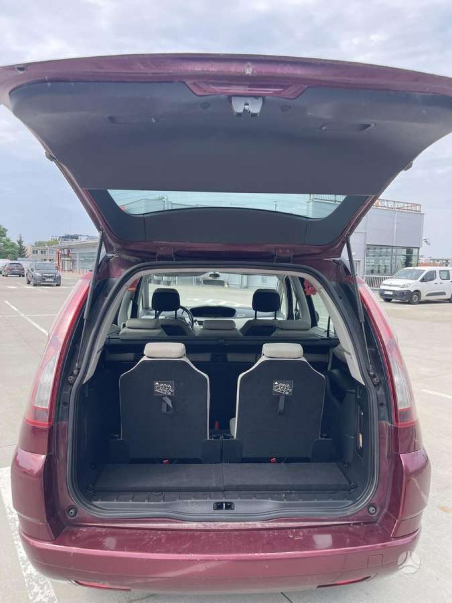 Sarkans Citroen Grand C4 Picasso 2008 Viļņa, ar dzinēja tilpumu 2.00 L un nobraukumu 230 tūkst. km par 2300 €, foto 11 vietnē AUTOMOTO.COM.LV