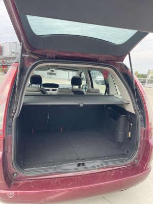 Sarkans Citroen Grand C4 Picasso 2008 Viļņa, ar dzinēja tilpumu 2.00 L un nobraukumu 230 tūkst. km par 2300 €, foto 12 vietnē AUTOMOTO.COM.LV