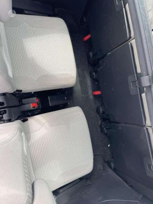 Sarkans Citroen Grand C4 Picasso 2008 Viļņa, ar dzinēja tilpumu 2.00 L un nobraukumu 230 tūkst. km par 2300 €, foto 13 vietnē AUTOMOTO.COM.LV