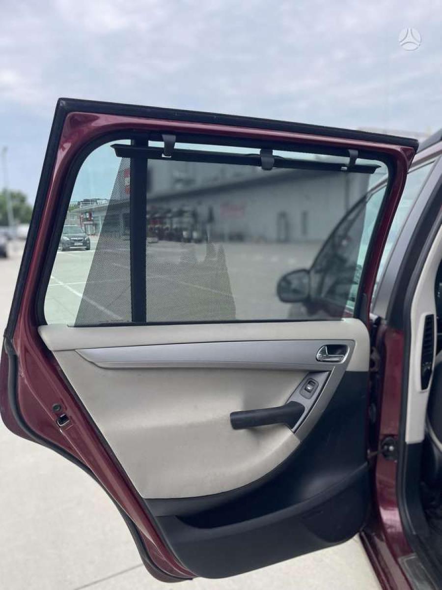 Sarkans Citroen Grand C4 Picasso 2008 Viļņa, ar dzinēja tilpumu 2.00 L un nobraukumu 230 tūkst. km par 2300 €, foto 15 vietnē AUTOMOTO.COM.LV