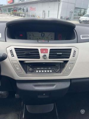 Sarkans Citroen Grand C4 Picasso 2008 Viļņa, ar dzinēja tilpumu 2.00 L un nobraukumu 230 tūkst. km par 2300 €, foto 19 vietnē AUTOMOTO.COM.LV