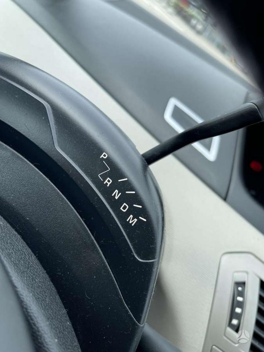 Sarkans Citroen Grand C4 Picasso 2008 Viļņa, ar dzinēja tilpumu 2.00 L un nobraukumu 230 tūkst. km par 2300 €, foto 23 vietnē AUTOMOTO.COM.LV