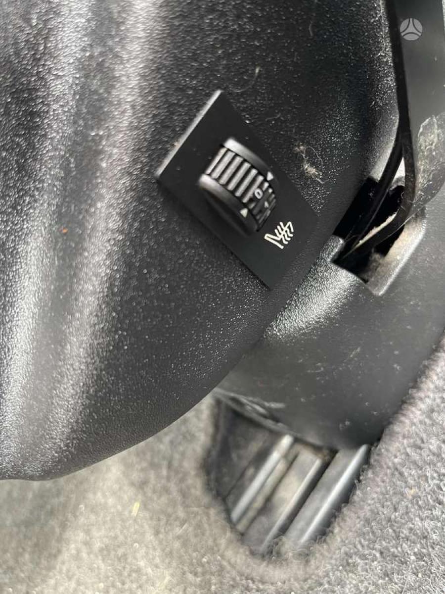 Sarkans Citroen Grand C4 Picasso 2008 Viļņa, ar dzinēja tilpumu 2.00 L un nobraukumu 230 tūkst. km par 2300 €, foto 28 vietnē AUTOMOTO.COM.LV