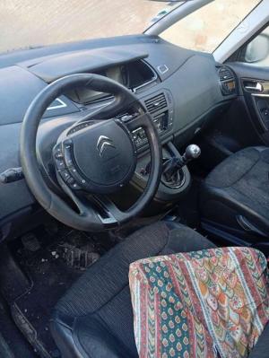 Sarkans Citroen Grand C4 Picasso 2012 Tauragė, ar dzinēja tilpumu 2.00 L un nobraukumu 250 tūkst. km par 2050 €, foto 3 vietnē AUTOMOTO.COM.LV
