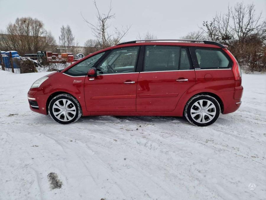 Sarkans Citroen Grand C4 Picasso 2013 Panevēža, ar dzinēja tilpumu 1.59 L un nobraukumu 221 tūkst. km par 3850 €, foto 8 vietnē AUTOMOTO.COM.LV