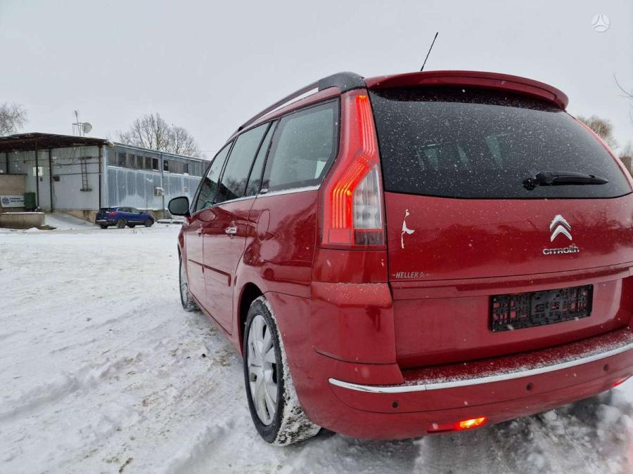Sarkans Citroen Grand C4 Picasso 2013 Panevēža, ar dzinēja tilpumu 1.59 L un nobraukumu 221 tūkst. km par 3850 €, foto 10 vietnē AUTOMOTO.COM.LV