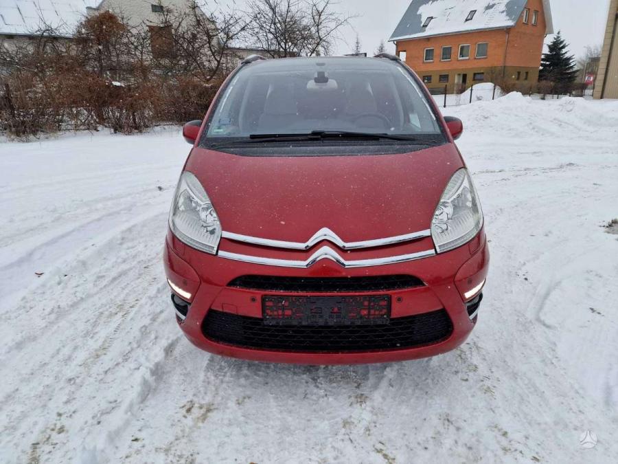 Sarkans Citroen Grand C4 Picasso 2013 Panevēža, ar dzinēja tilpumu 1.59 L un nobraukumu 221 tūkst. km par 3850 €, foto 15 vietnē AUTOMOTO.COM.LV