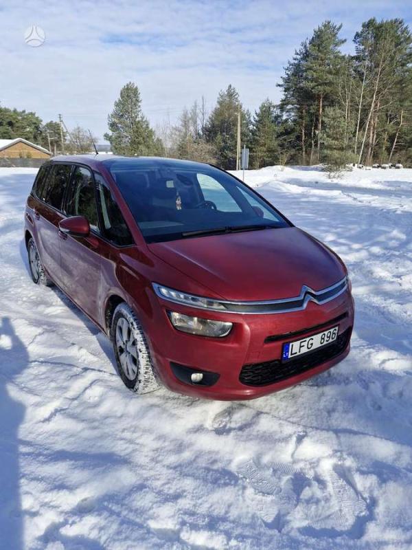 Sarkans Citroen Grand C4 Picasso 2013 Kauņa, ar dzinēja tilpumu 1.56 L un nobraukumu 207 tūkst. km par 5250 €, foto 1 vietnē AUTOMOTO.COM.LV