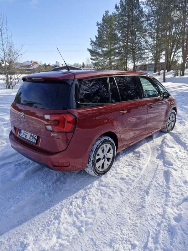 Sarkans Citroen Grand C4 Picasso 2013 Kauņa, ar dzinēja tilpumu 1.56 L un nobraukumu 207 tūkst. km par 5250 €, foto 2 vietnē AUTOMOTO.COM.LV