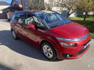 Red Citroen Grand C4 Picasso 2014 in Kaunas, with an engine capacity of 1.60 L and mileage of 230 thousand km for 4900 €, photo 3 on AUTOMOTO.COM.LV