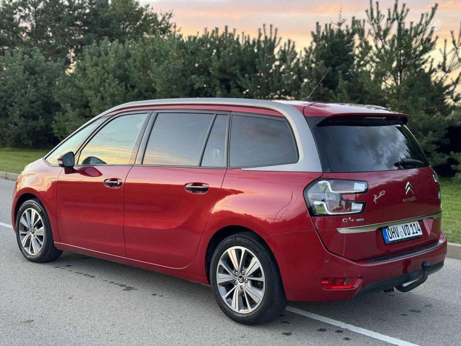 Sarkans Citroen Grand C4 Picasso 2014 Mažeikiai, ar dzinēja tilpumu 2.00 L un nobraukumu 267 tūkst. km par 5200 €, foto 5 vietnē AUTOMOTO.COM.LV