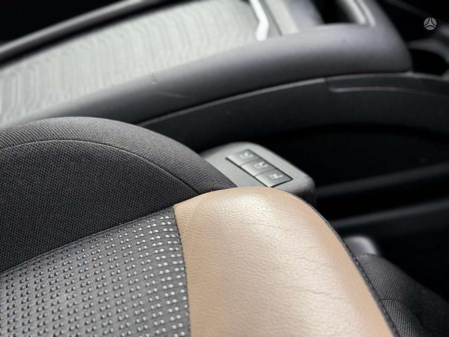 Sarkans Citroen Grand C4 Picasso 2014 Mažeikiai, ar dzinēja tilpumu 2.00 L un nobraukumu 267 tūkst. km par 5200 €, foto 20 vietnē AUTOMOTO.COM.LV
