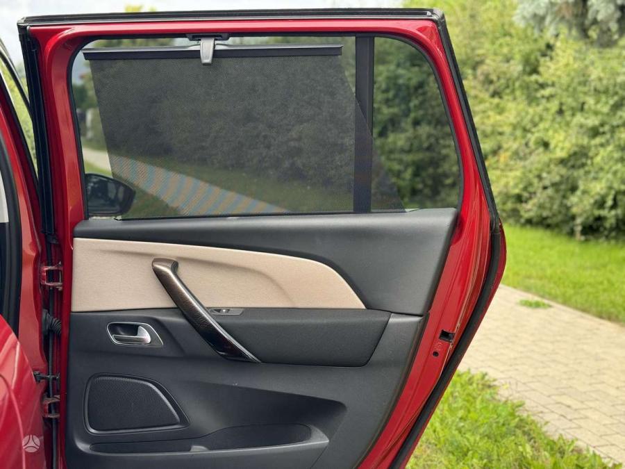 Sarkans Citroen Grand C4 Picasso 2014 Mažeikiai, ar dzinēja tilpumu 2.00 L un nobraukumu 267 tūkst. km par 5200 €, foto 21 vietnē AUTOMOTO.COM.LV
