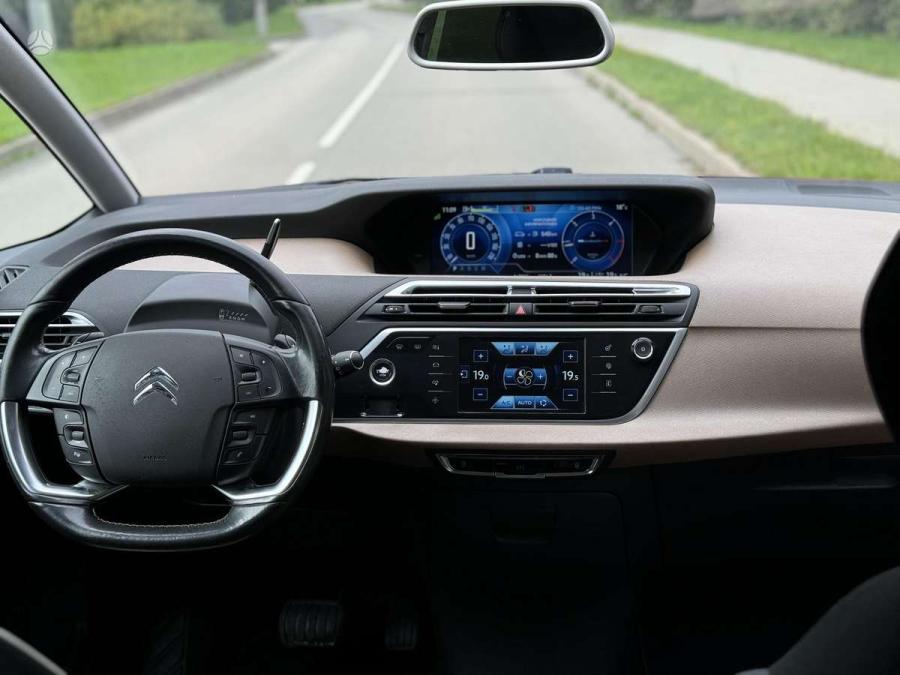 Sarkans Citroen Grand C4 Picasso 2014 Mažeikiai, ar dzinēja tilpumu 2.00 L un nobraukumu 267 tūkst. km par 5200 €, foto 23 vietnē AUTOMOTO.COM.LV