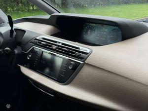 Sarkans Citroen Grand C4 Picasso 2014 Mažeikiai, ar dzinēja tilpumu 2.00 L un nobraukumu 267 tūkst. km par 5200 €, foto 24 vietnē AUTOMOTO.COM.LV