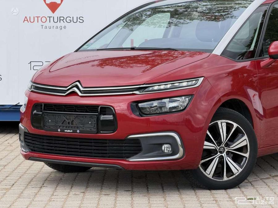 Red Citroen Grand C4 Picasso 2016 in Taurage, with an engine capacity of 1.60 L and mileage of 139 thousand km for 6600 €, photo 3 on AUTOMOTO.COM.LV