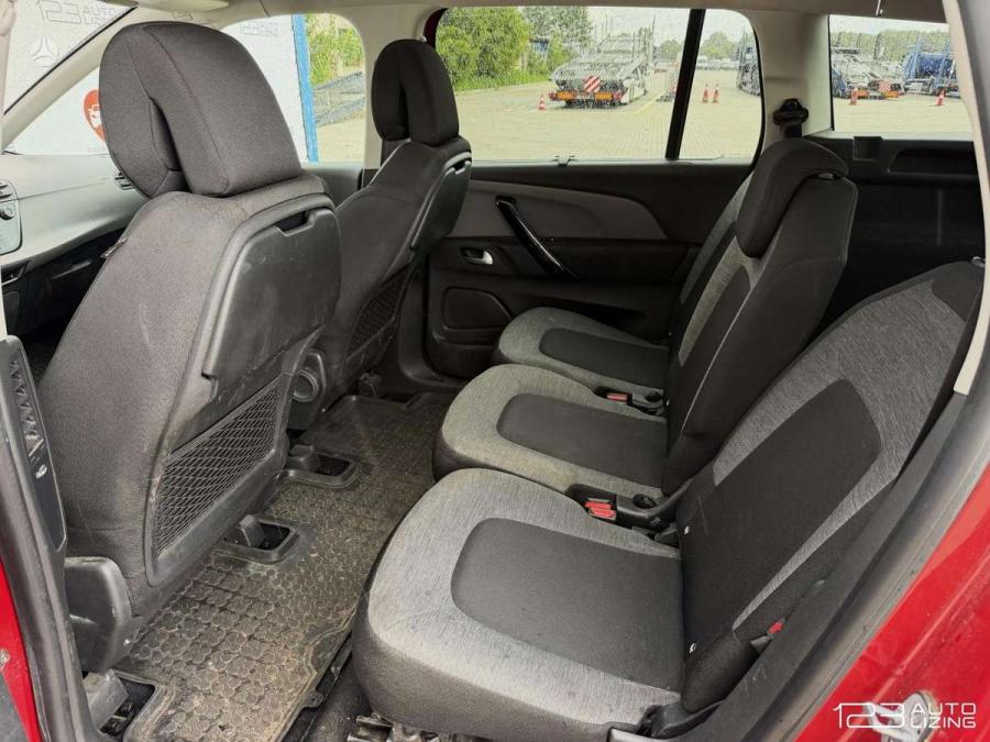Red Citroen Grand C4 Picasso 2016 in Taurage, with an engine capacity of 1.60 L and mileage of 139 thousand km for 6600 €, photo 11 on AUTOMOTO.COM.LV