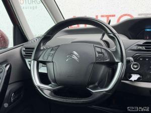 Red Citroen Grand C4 Picasso 2016 in Taurage, with an engine capacity of 1.60 L and mileage of 139 thousand km for 6600 €, photo 15 on AUTOMOTO.COM.LV