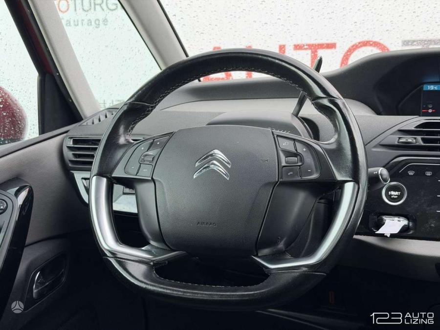 Red Citroen Grand C4 Picasso 2016 in Taurage, with an engine capacity of 1.60 L and mileage of 139 thousand km for 6600 €, photo 15 on AUTOMOTO.COM.LV