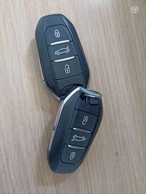 Красный Ситроен Гранд С4 Пикассо 2017 в Вильнюс, объемом двигателя 1.56 л и пробегом 205 тыс. км за 6800 €, фото 17 на AUTOMOTO.COM.LV