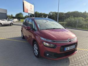 Red Citroen Grand C4 Picasso 2018 in Taurage, with an engine capacity of 1.56 L and mileage of 240 thousand km for 6500 €, photo 3 on AUTOMOTO.COM.LV